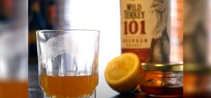 15 Best Alcoholic Drinks for Sore Throat and Cough (2023)